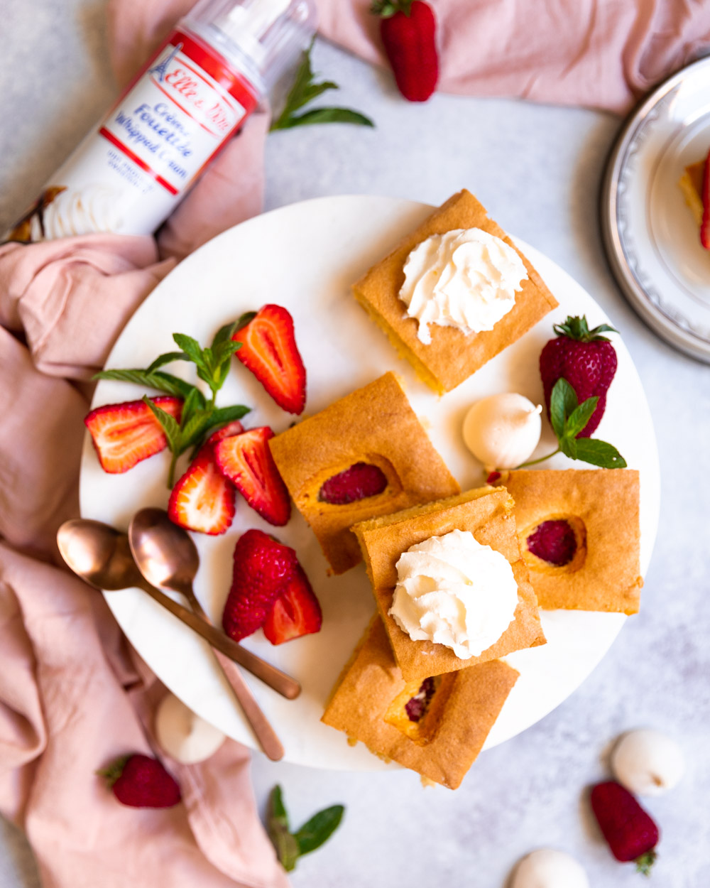 Pandișpan cu căpșuni